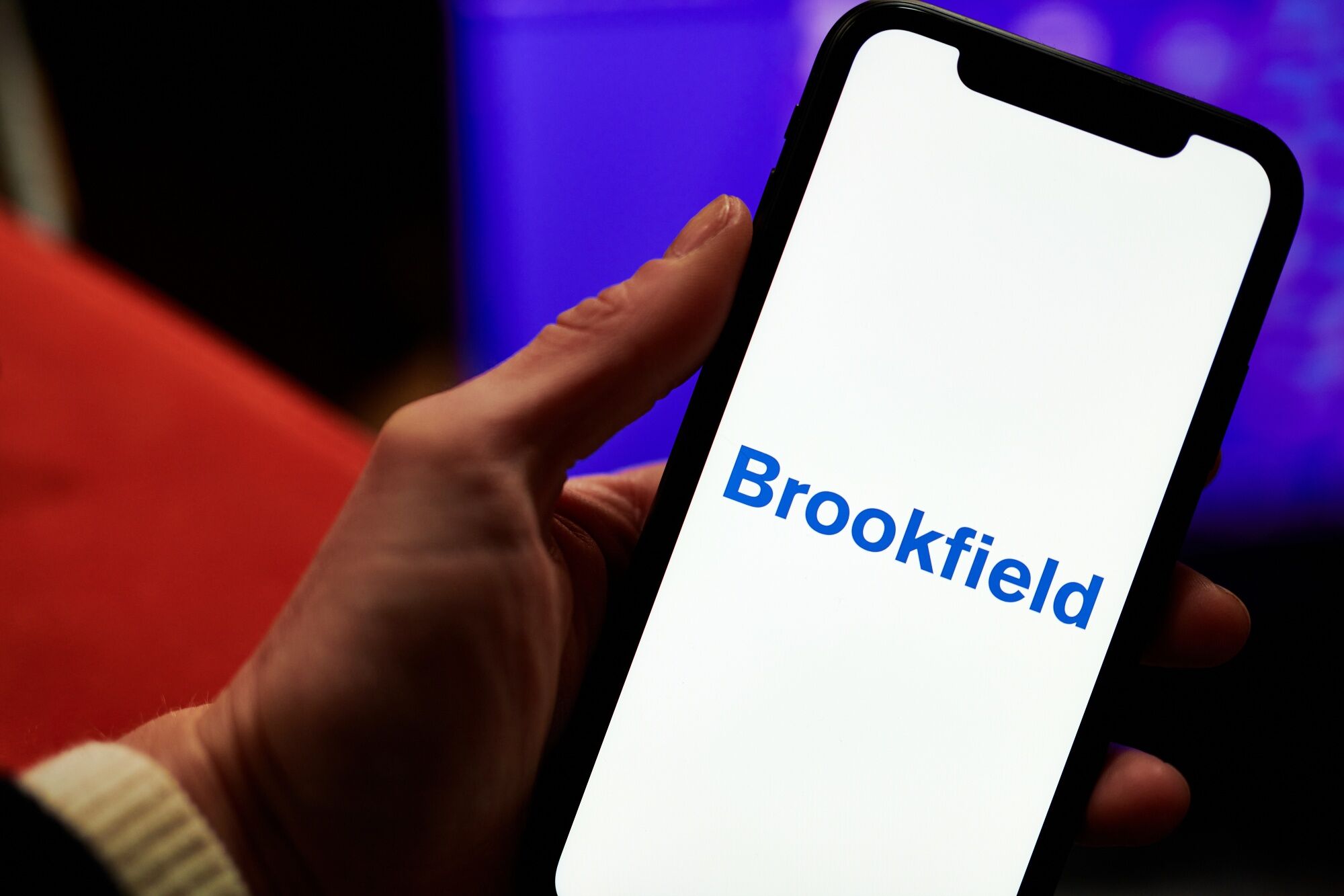 Brookfield REIT Posts Second Straight Loss, Says Market Is Improving