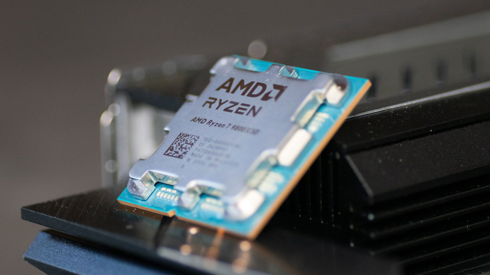 AMD Ryzen 7 9850X3D ufficiale, ma non è l'unica novità