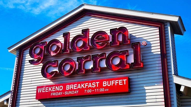 The Worst Food At Golden Corral Buffets Should Be A Crowd Pleaser