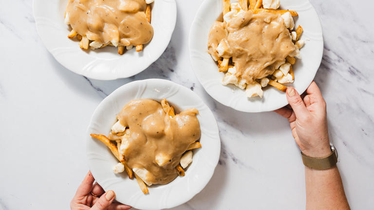 Easy Traditional Canadian Poutine Recipe