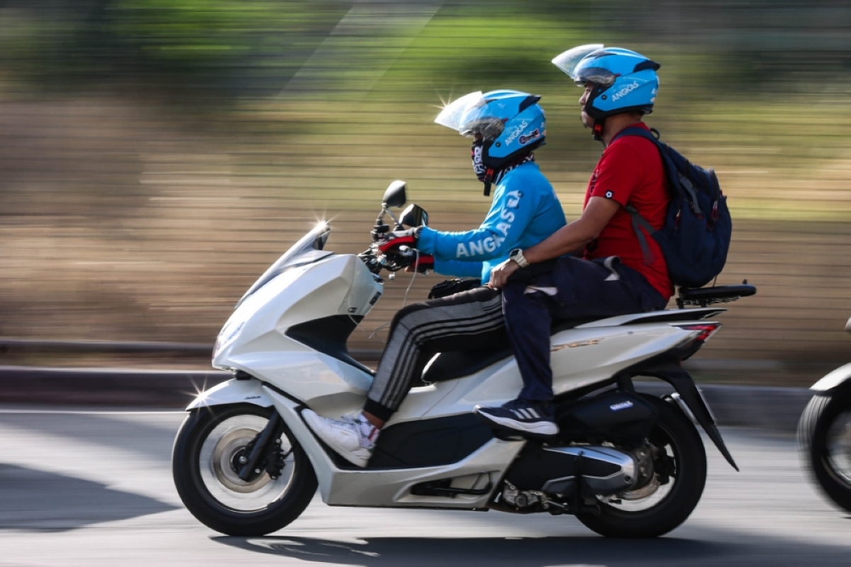 Angkas backs Senate bill regulating motorbike taxis