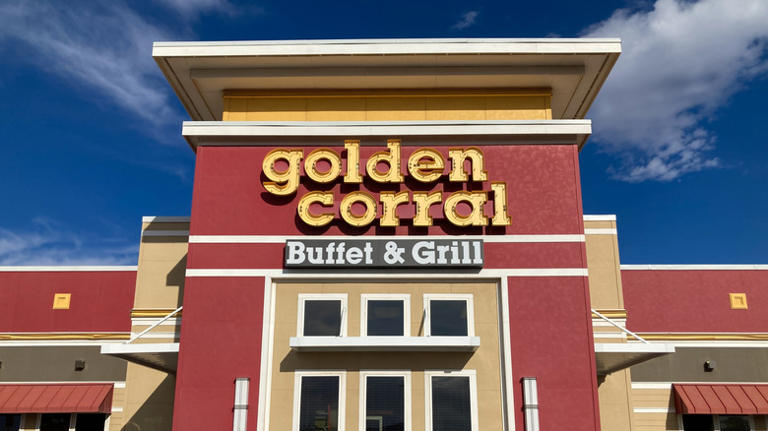 The Fried Entree You Should Never Skip At A Golden Corral Buffet