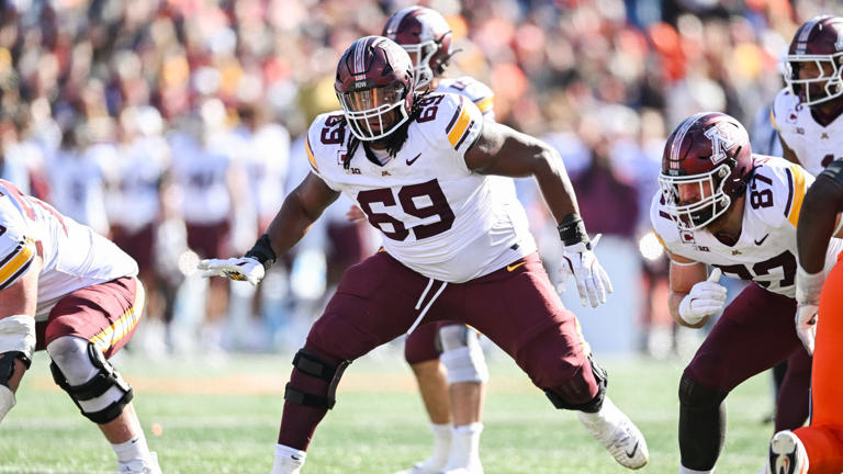 NFL Draft Profile: OT Aireontae Ersery, Minnesota