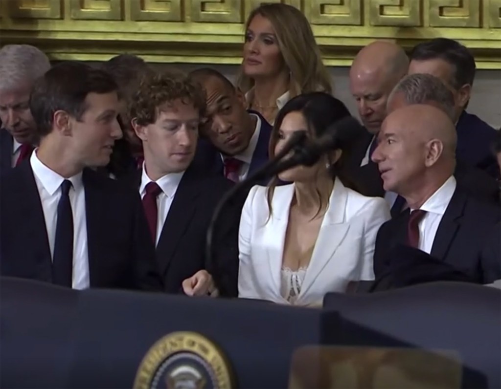 Did Mark Zuckerberg get caught peeping at Lauren Sánchez’s chest during ...