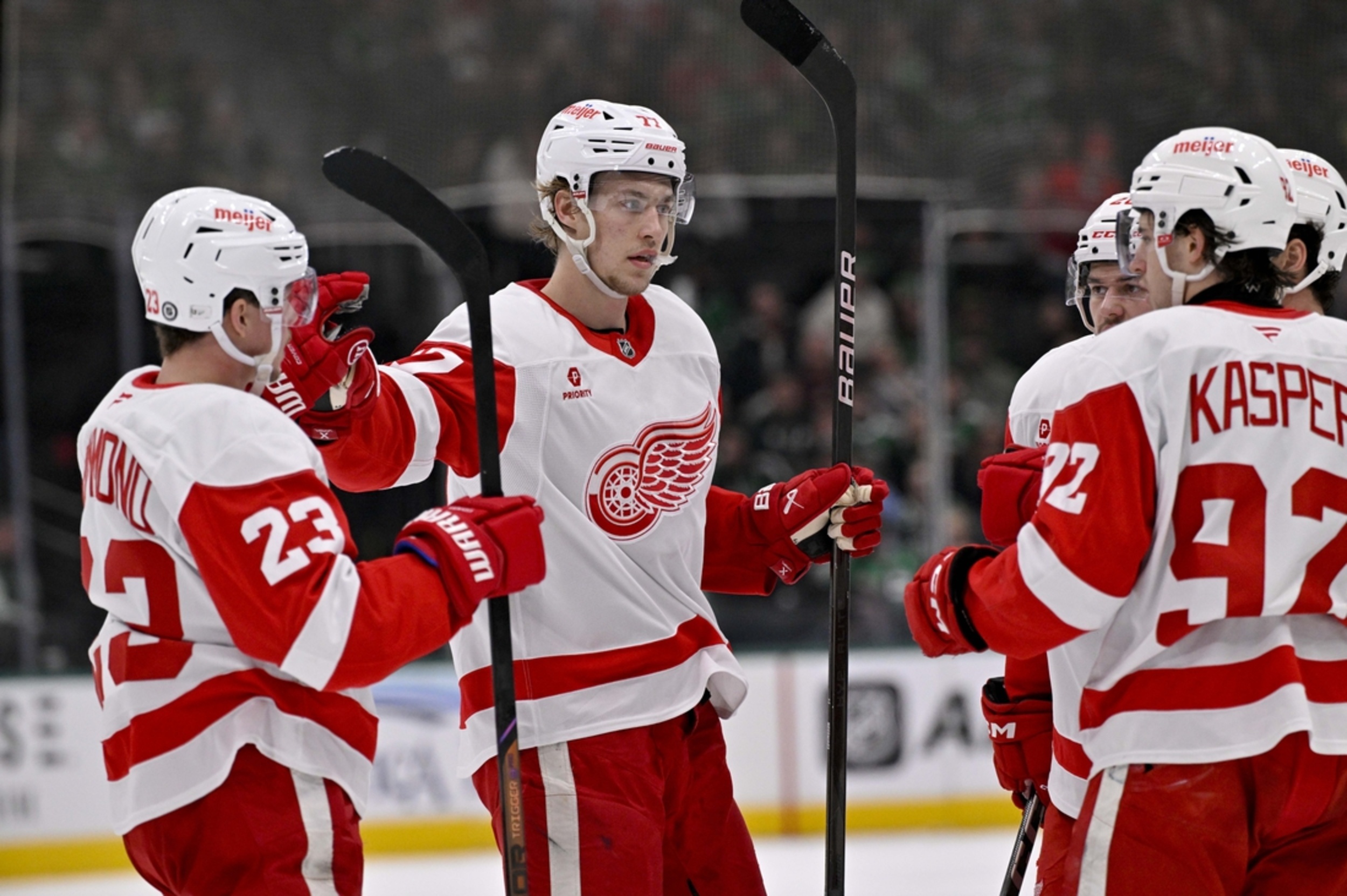 Red Wings aim to put 'foot back on the gas' against Flyers