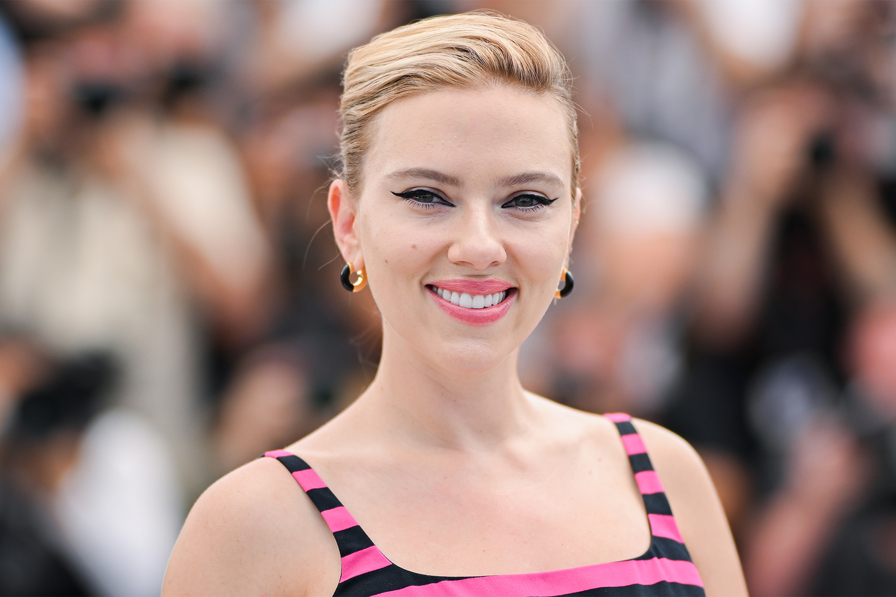 Scarlett Johansson Has 5 Siblings, Including a Twin Brother: See Photos