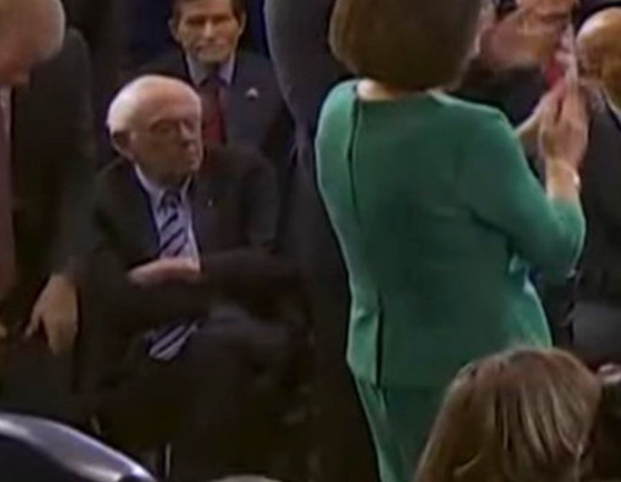 Bernie Sanders Mimics Own Viral Pose From 2021 During Trump ...