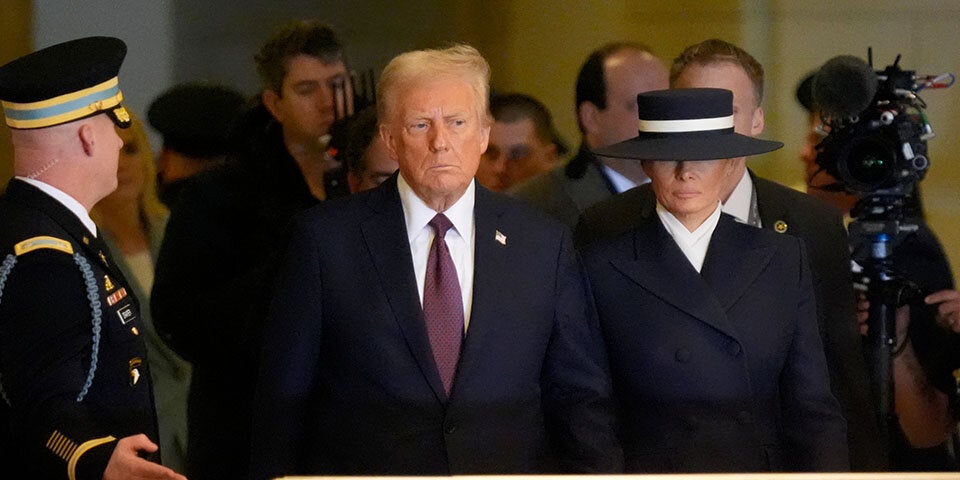 DARUM trug Melania Trump ihren schwarzen Hut