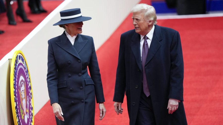 Live updates: Trump celebrates with supporters at indoor parade