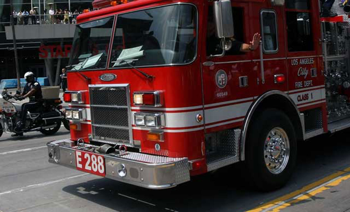 Firefighters attack fire at commercial building in Boyle Heights
