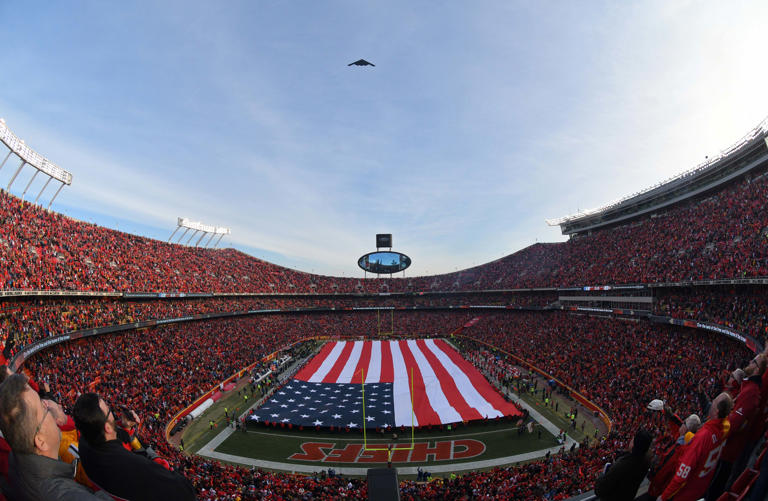 Helicopter pilot shares epic view of Arrowhead Stadium during playoff ...