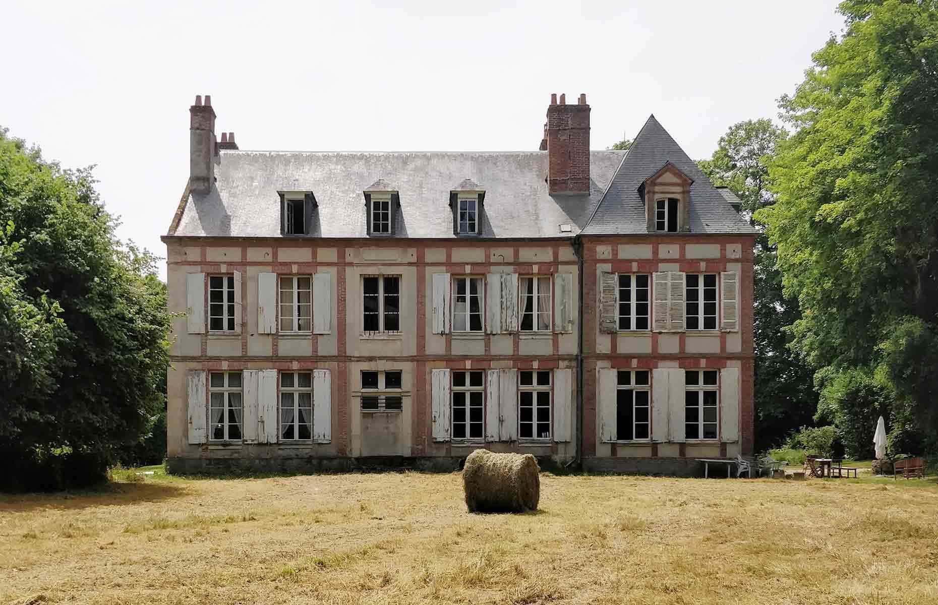 10 Crumbling Homes Restored To Their Former Glory