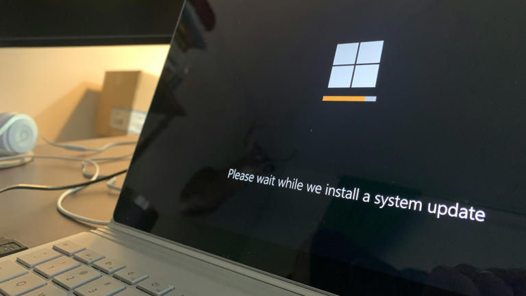 Microsoft po 19 měsících opravil kritickou chybu systému Windows, která ...