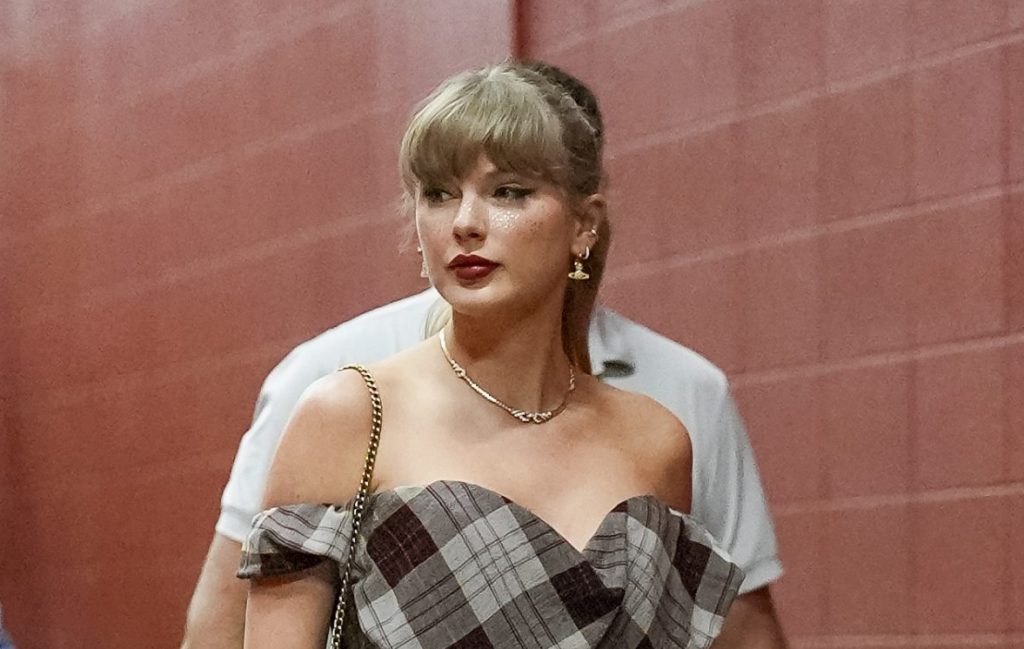 Taylor Swift ‘inappropriate’ outfit sparks outrage