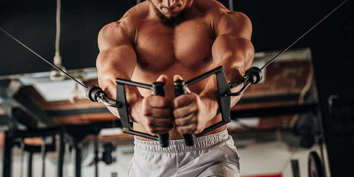 Esta es la rutina eficaz de empujes para pectorales, deltoides y ...