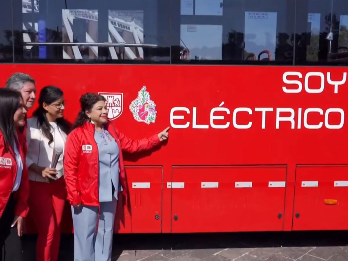 VIDEO: Brugada da banderazo a 26 MB eléctricos; así lucen las nuevas ... VIDEO: Brugada da banderazo a 26 MB eléctricos; así lucen las nuevas ...