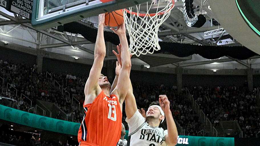 Illinois' Tomislav Ivisic Battled Through Illness at Michigan State