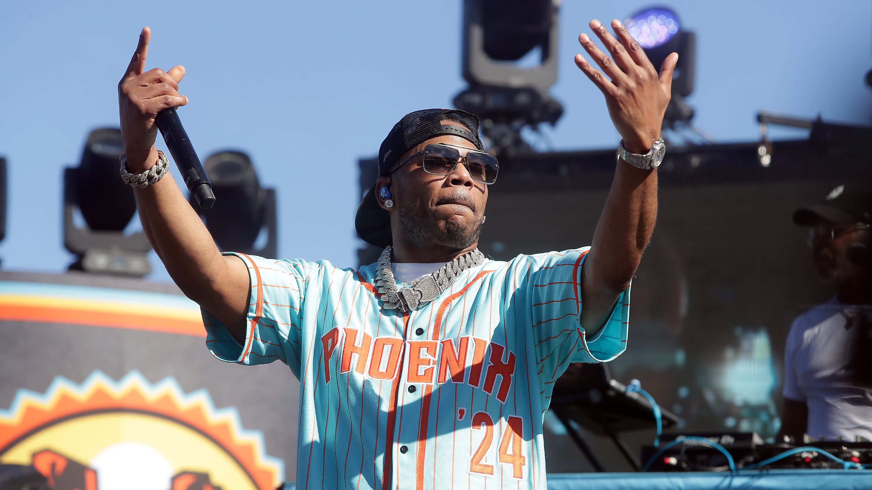 Znany raper wystąpi na balu inauguracyjnym Donalda Trumpa. Utarł nosa ...