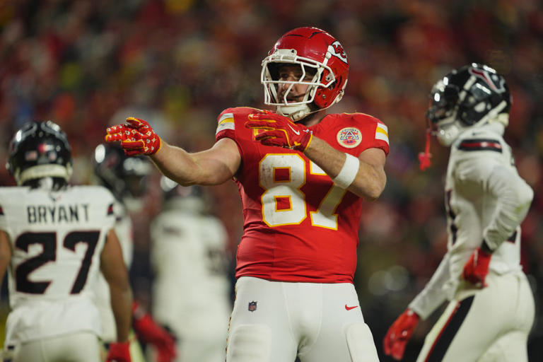 New Video Shows Travis Kelce's Dance in Chiefs-Texans