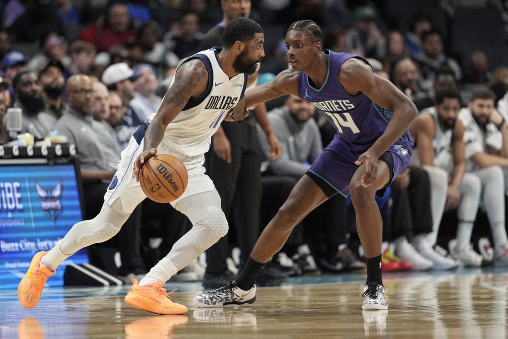 Ball, Bridges each score 23 to lead Hornets over Mavs 110-105 for 3rd ...