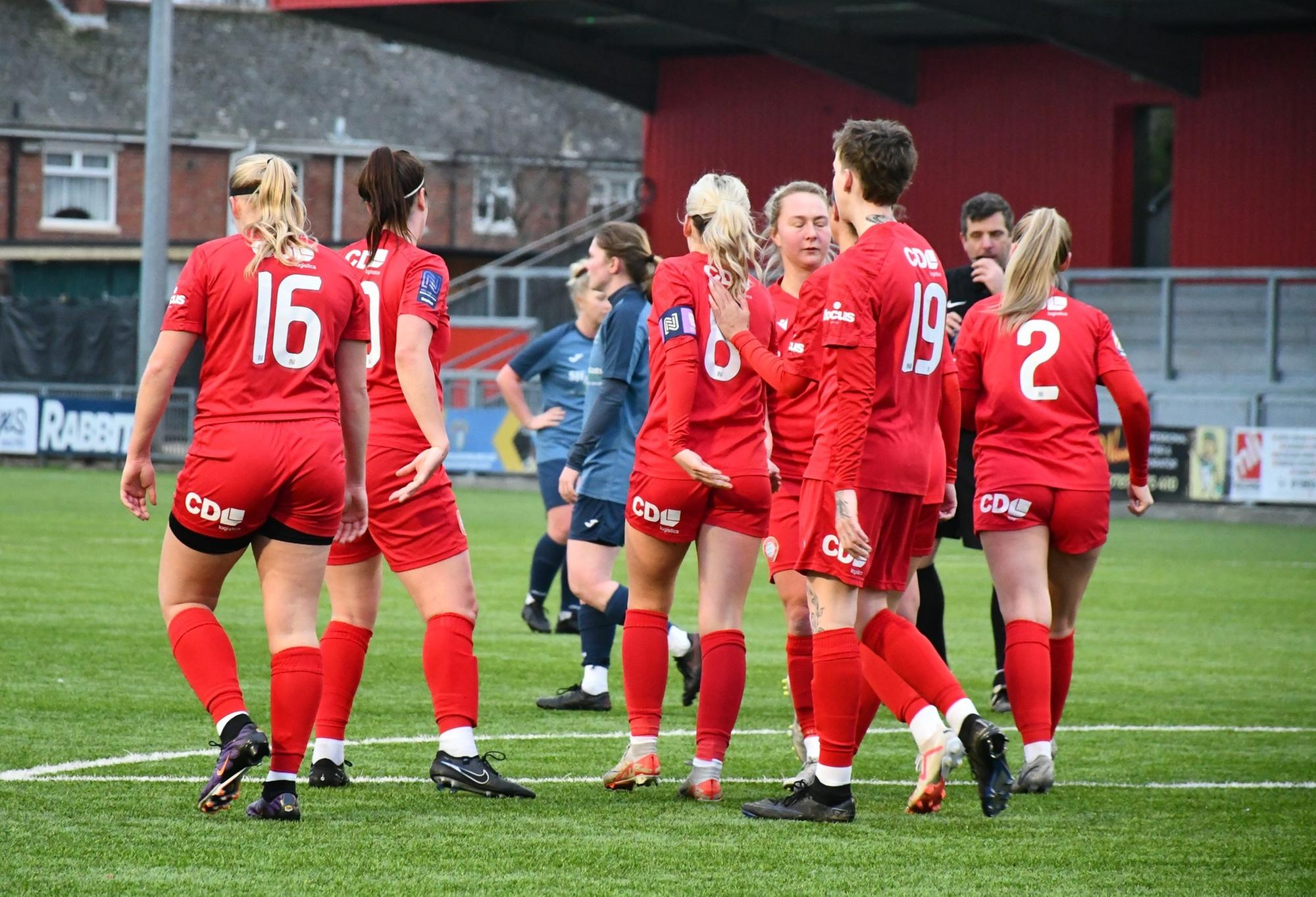 Izzy, wizzy Worthing Reds get busy