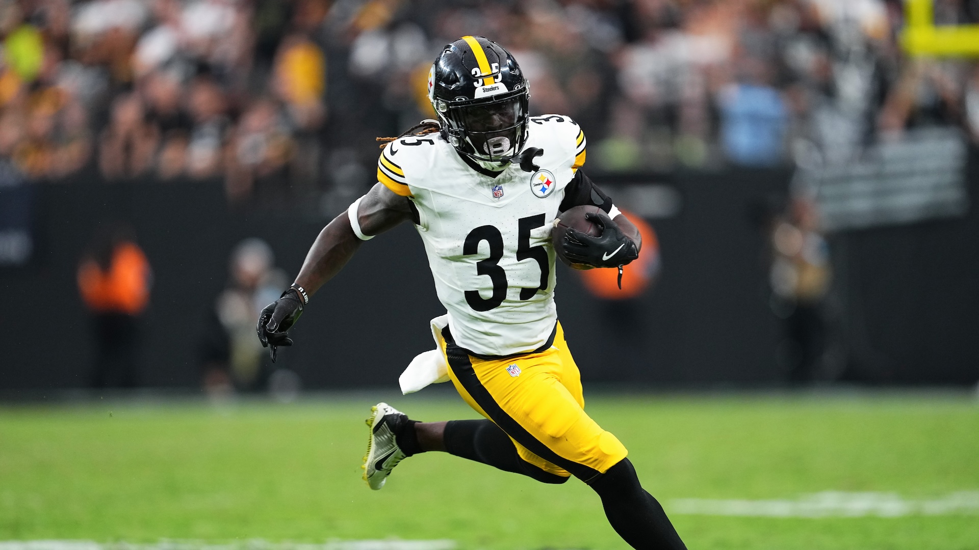 Steelers Bring Back Veteran RB With Major Backfield Questions Entering ...