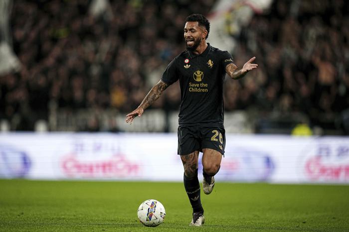 Manchester City'de hedef Douglas Luiz