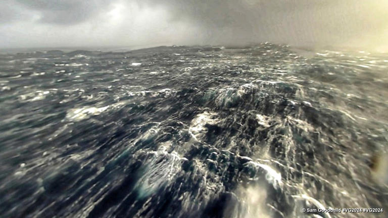 6 ways to build muscle without gym or equipment