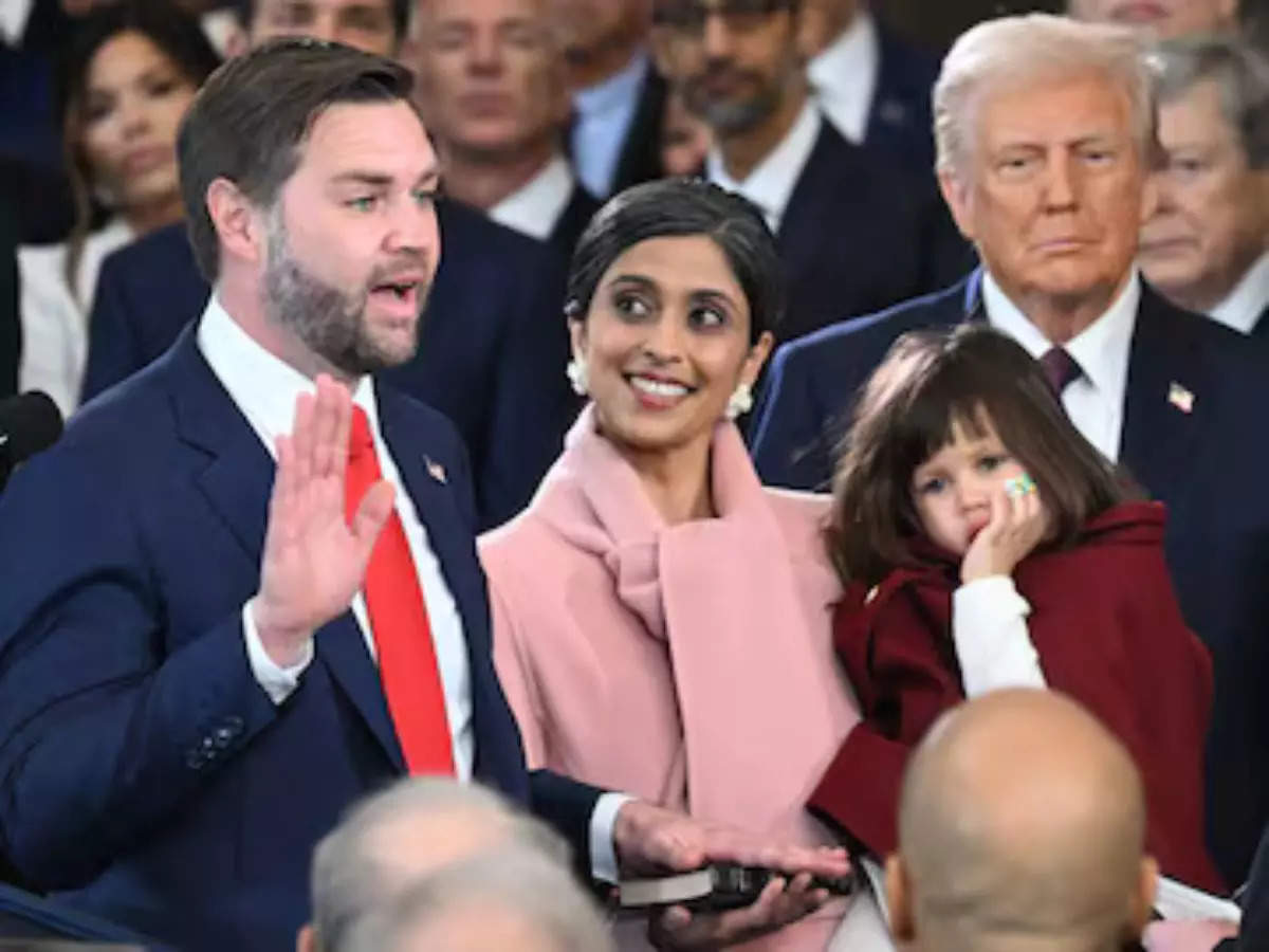 Usha Chilukuri Vance steals the spotlight at JD Vance's swearing-in ...