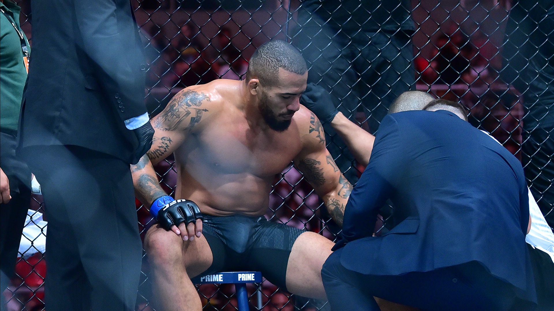 UFC 313 loses heavyweight fight due to double elbow injury