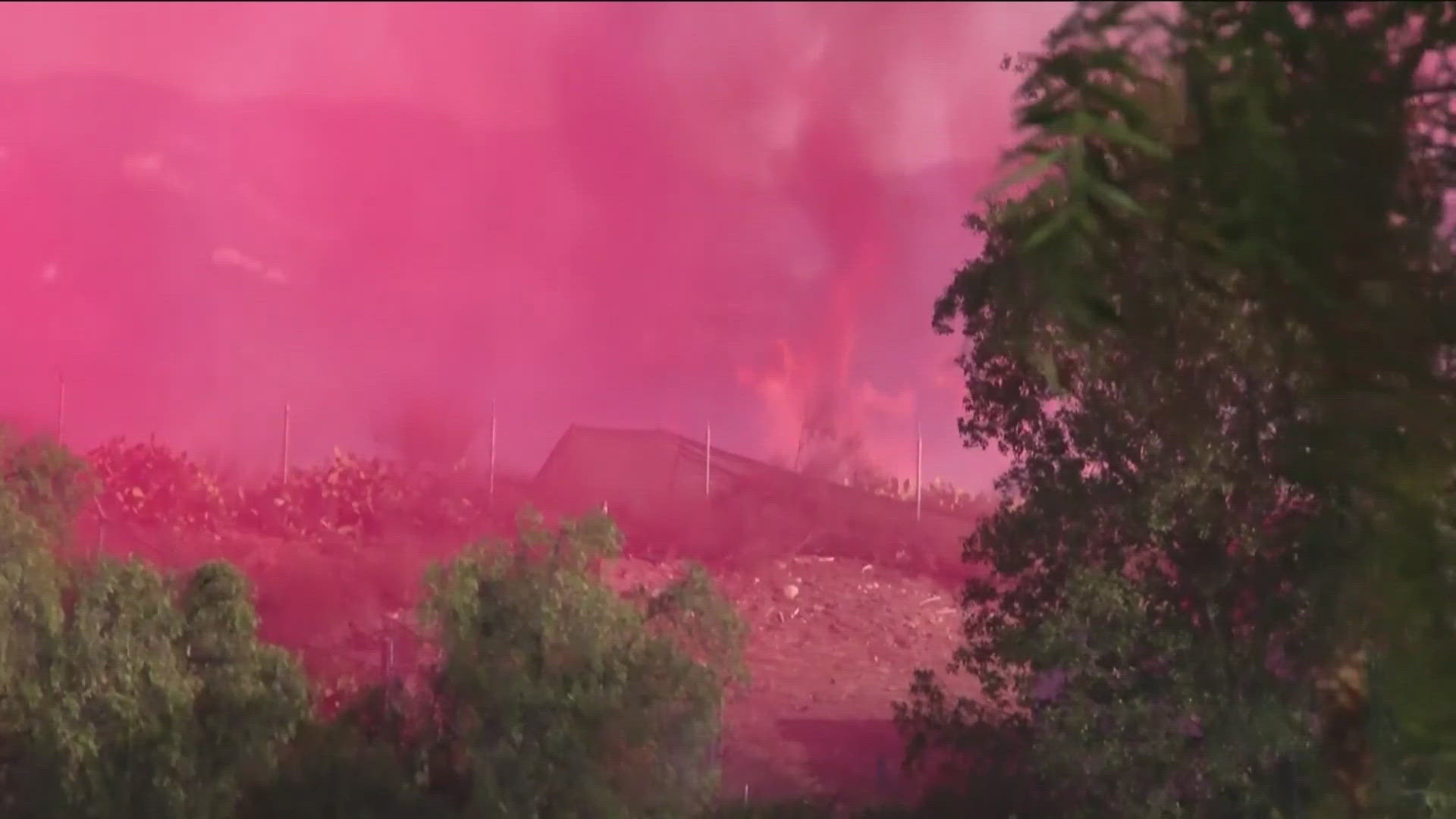 Firefighters work quickly to save homes from Poway brush fire