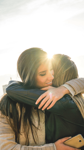 National Hugs Day 2025: Stress Relief To Heart Health; Know The 5 ...