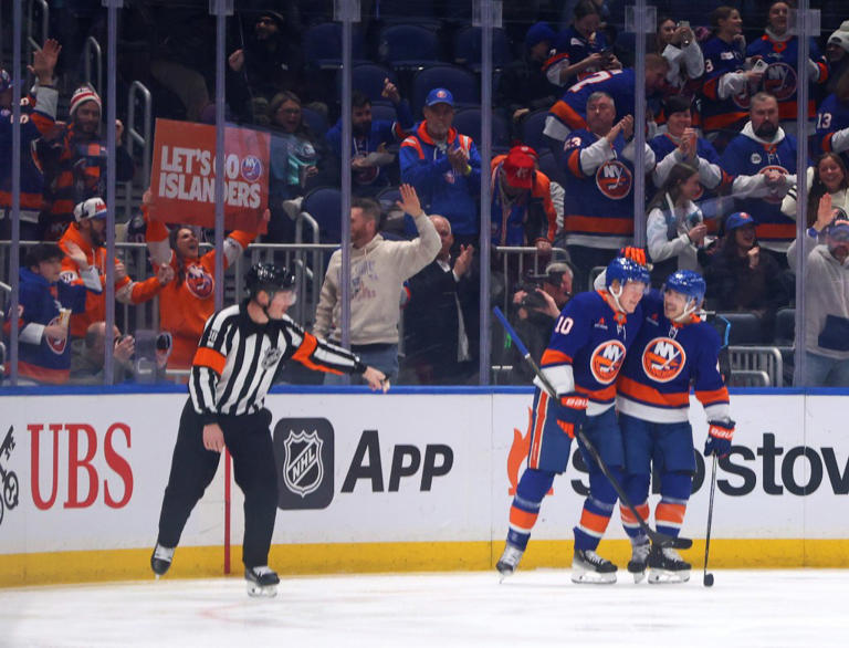 Islanders turn in effort worthy of a playoff contender to beat Blue ...