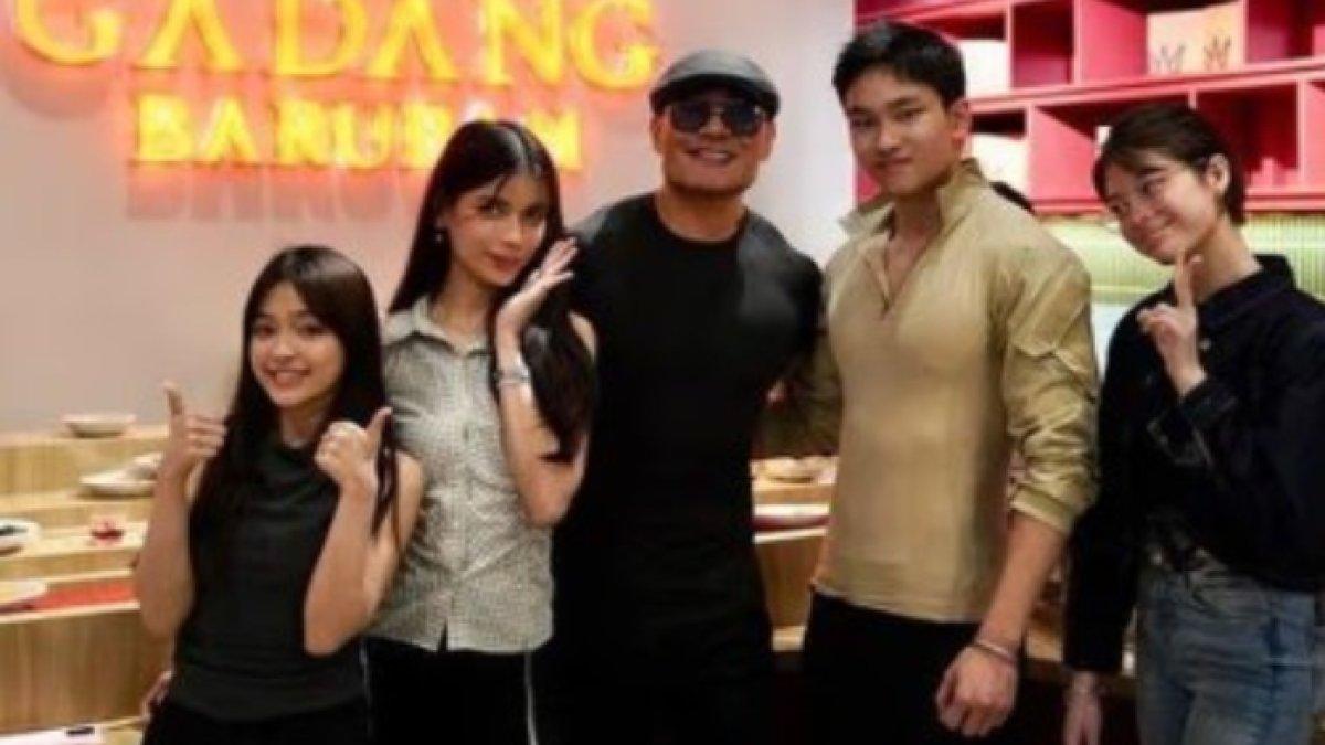 Diisukan Pacaran ,5 Potret Eca Aura Bertemu Keluarga Azka Corbuzier ...