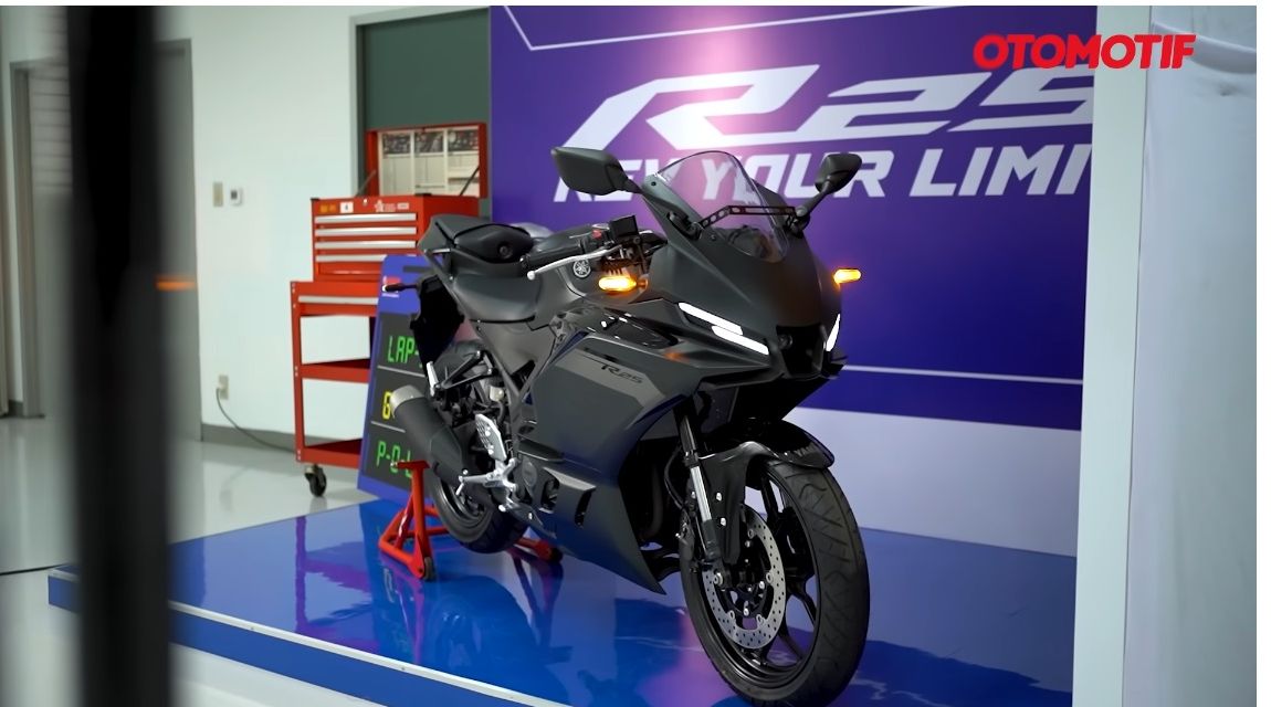 Yamaha R25 Terbaru Meluncur, Segini Selisih Harganya Dibanding CBR250RR ...