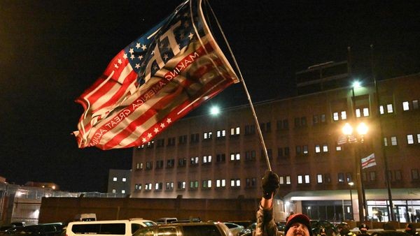 Sturm aufs Kapitol: Trumps skandalöser Massen-Gnadenerlass