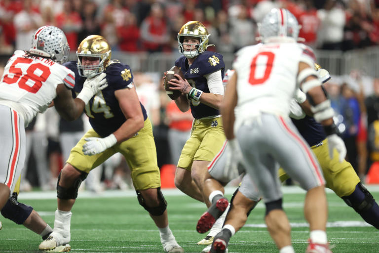 Notre Dame Quarterback Riley Leonard 'Puking' After Opening Drive vs ...