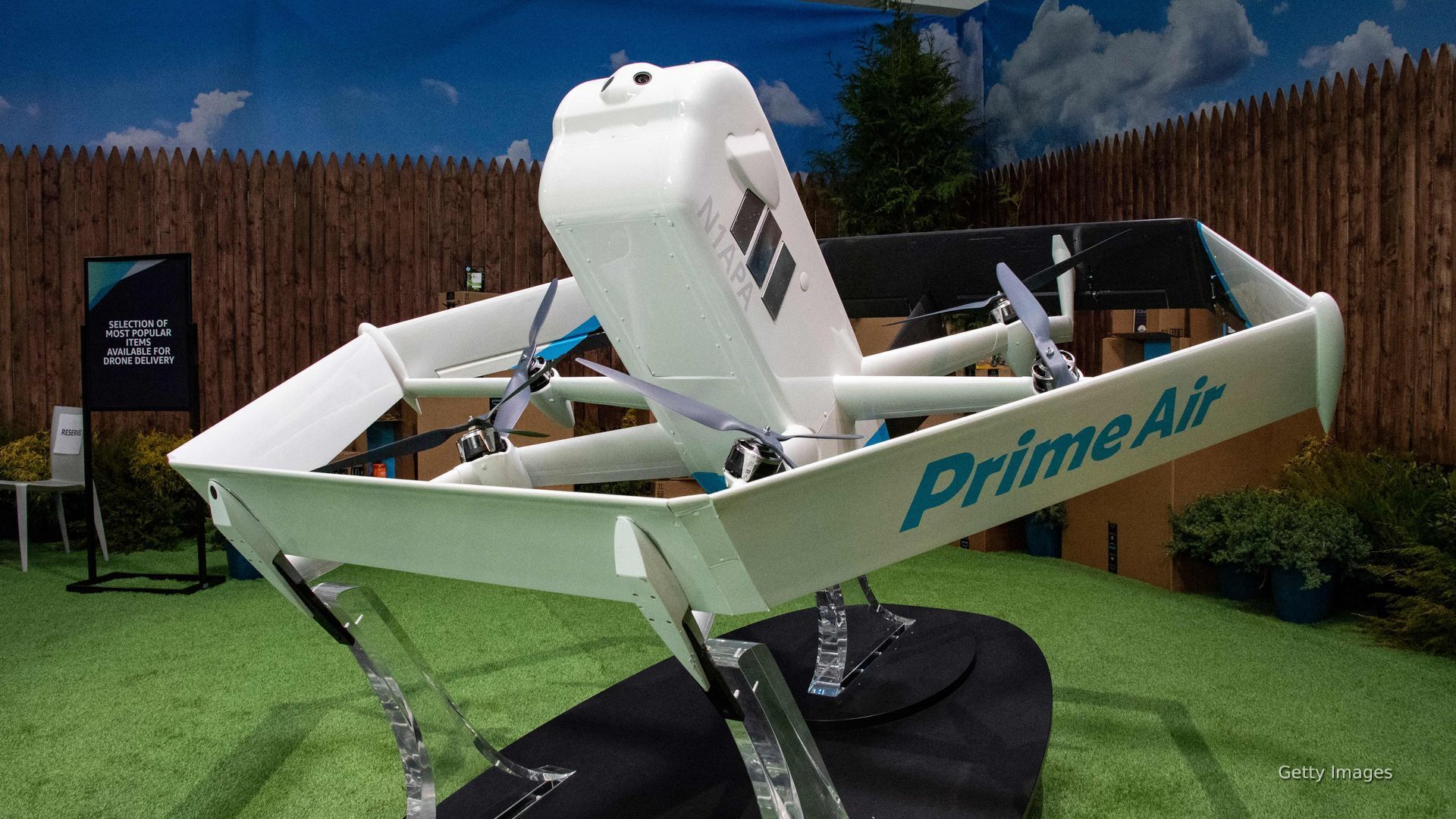 Another Ferrari F40 Crashes On A Perfectly Straight Road