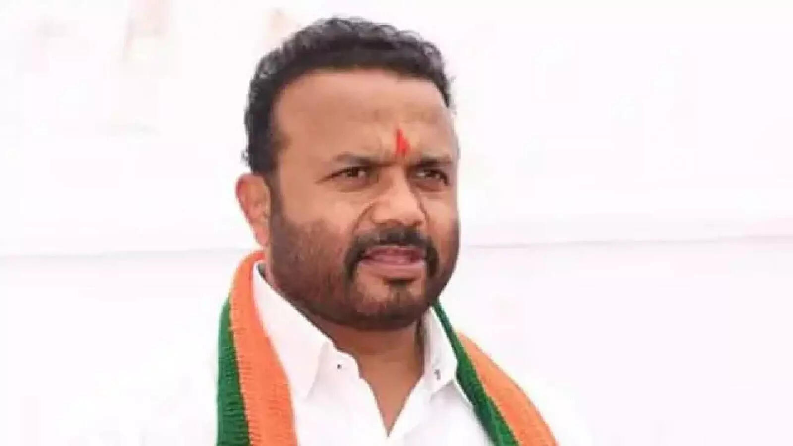 Jayakumar Gore: पैसे मागाल, तर याद राखा, ग्रामविकासमंत्री जयकुमार गोरे यांचा कर्मचारी ...