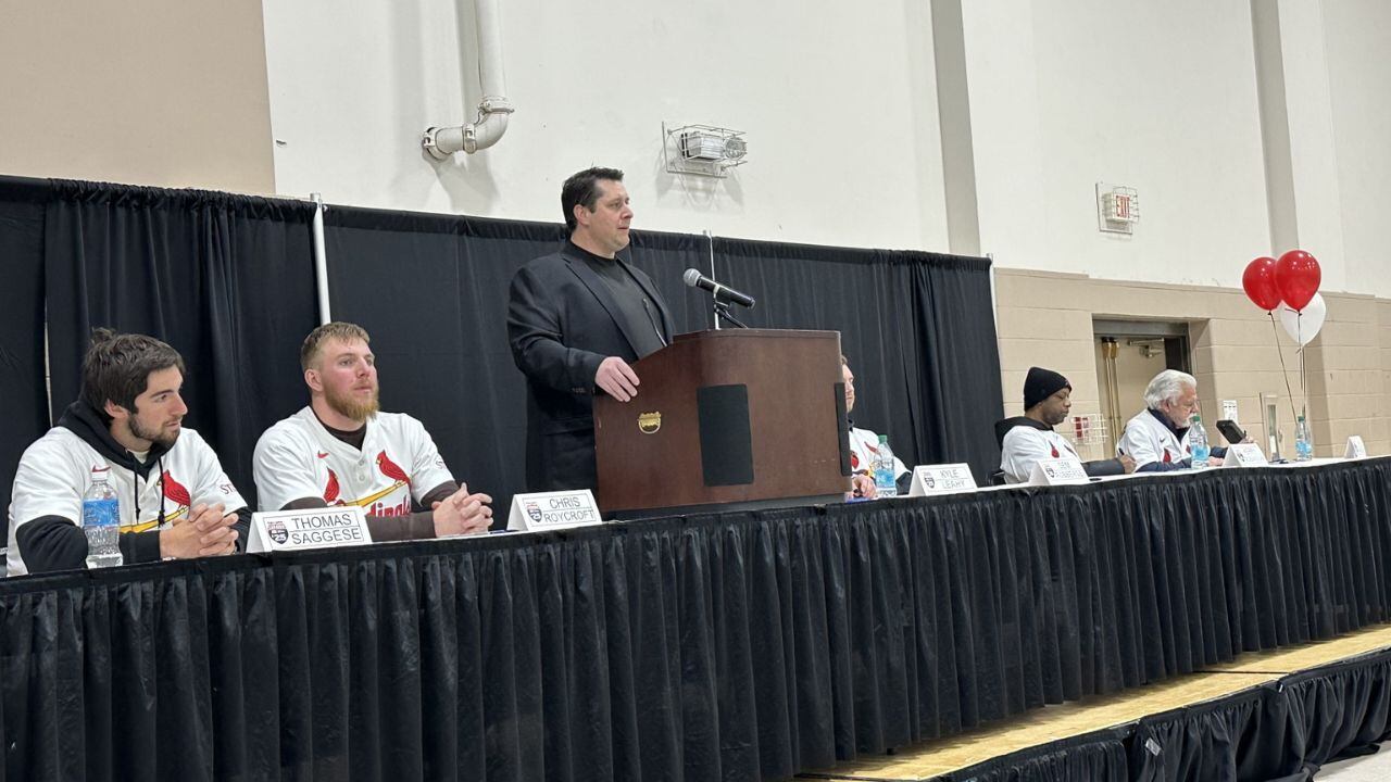 Cardinals Caravan makes stop in Cape Girardeau