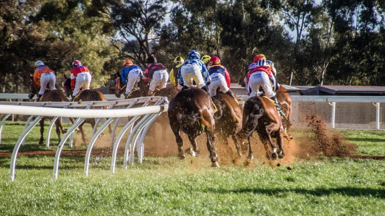 Kalgoorlie racing season bound for Esperance as water talks break down