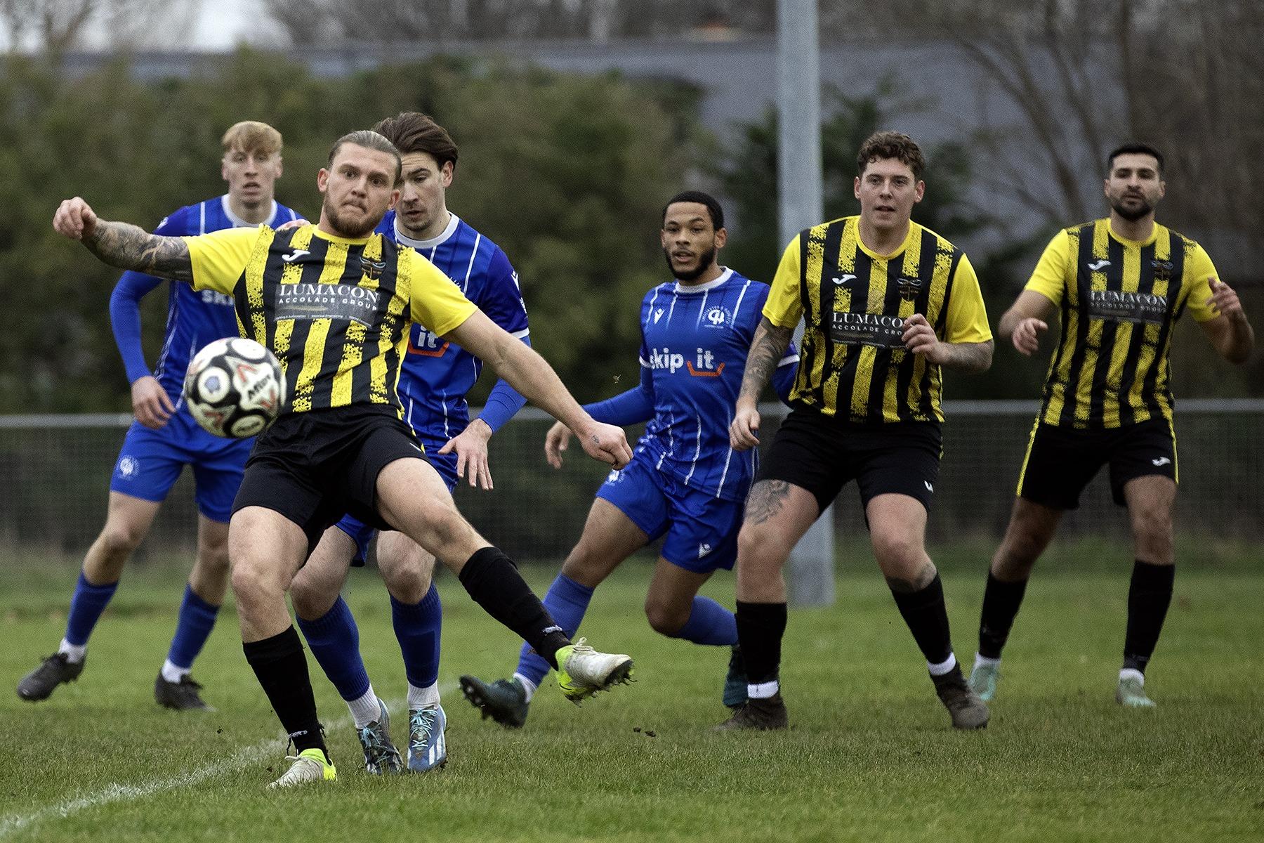 Midhurst and Selsey claim point apiece from road trips
