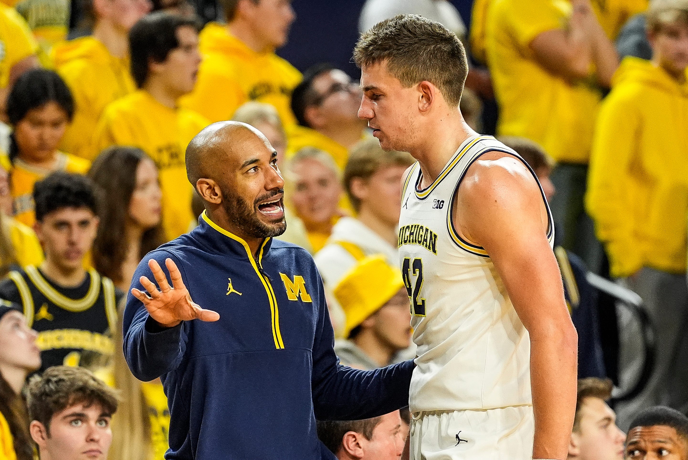 Michigan basketball falls out of top-25 rankings after Purdue pummeling