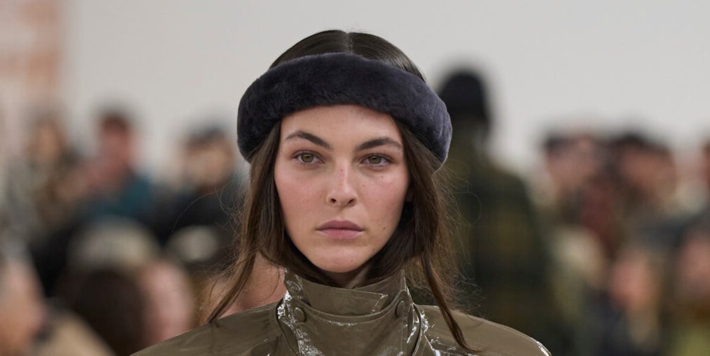 L'Olsen Tuck è il modo per portare i capelli questo Inverno 2025