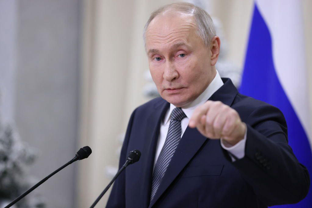Russia's soaring deficit: War costs drive budget strain Russia's soaring deficit: War costs drive budget strain