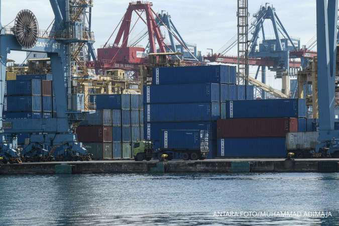 Surplus Neraca Dagang RI Tahun 2025 Terancam Dampak Tarif 32% AS