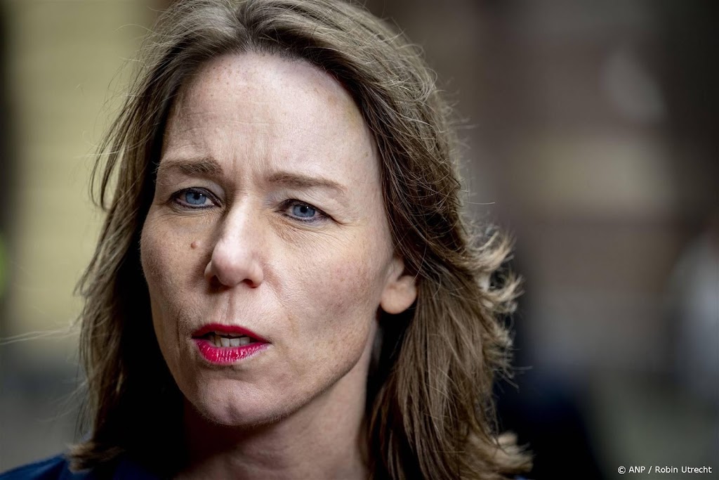 Ex-minister Bruins Slot wordt generaal-majoor bij landmacht