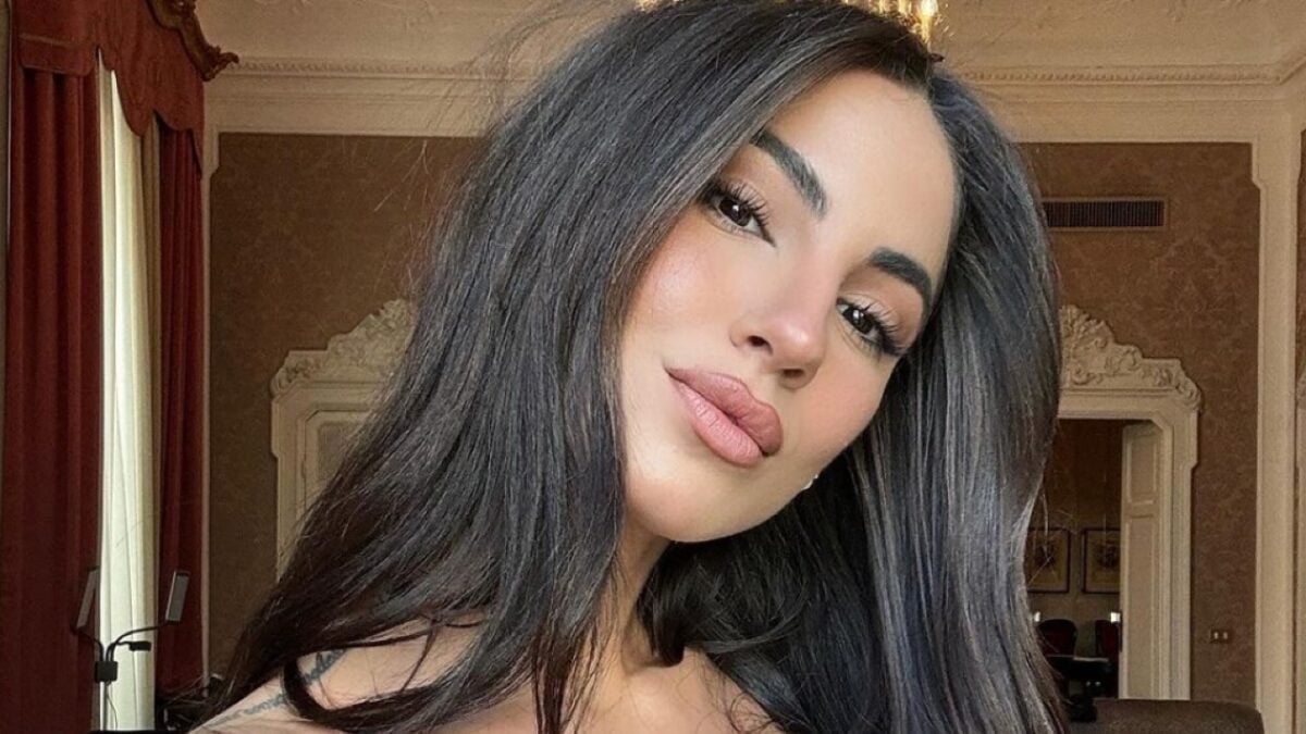 Giulia De Lellis, divina con l’abito in pizzo e balze firmato Zimmermann!