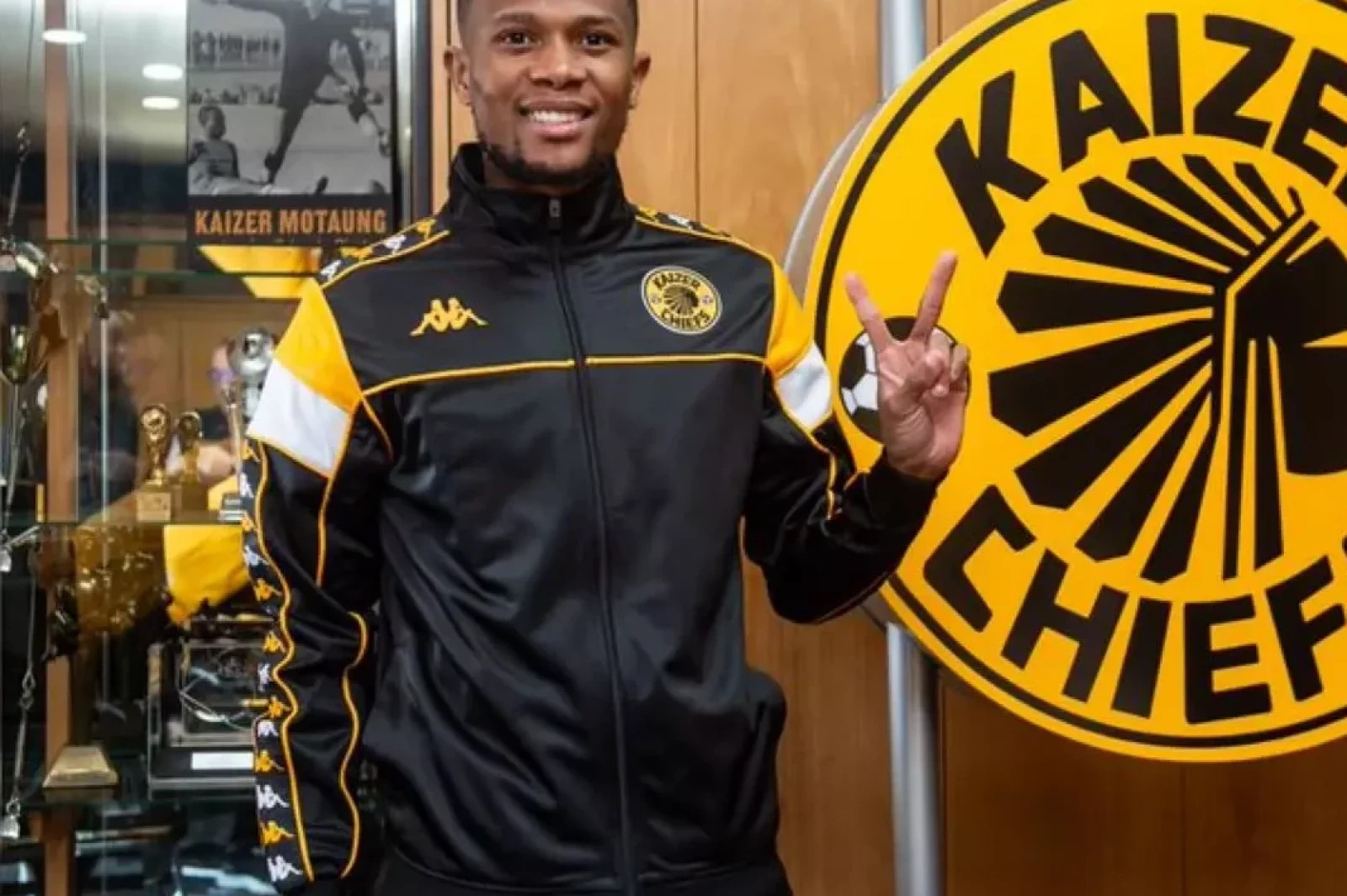 Bongani Sam leaves Kaizer Chiefs