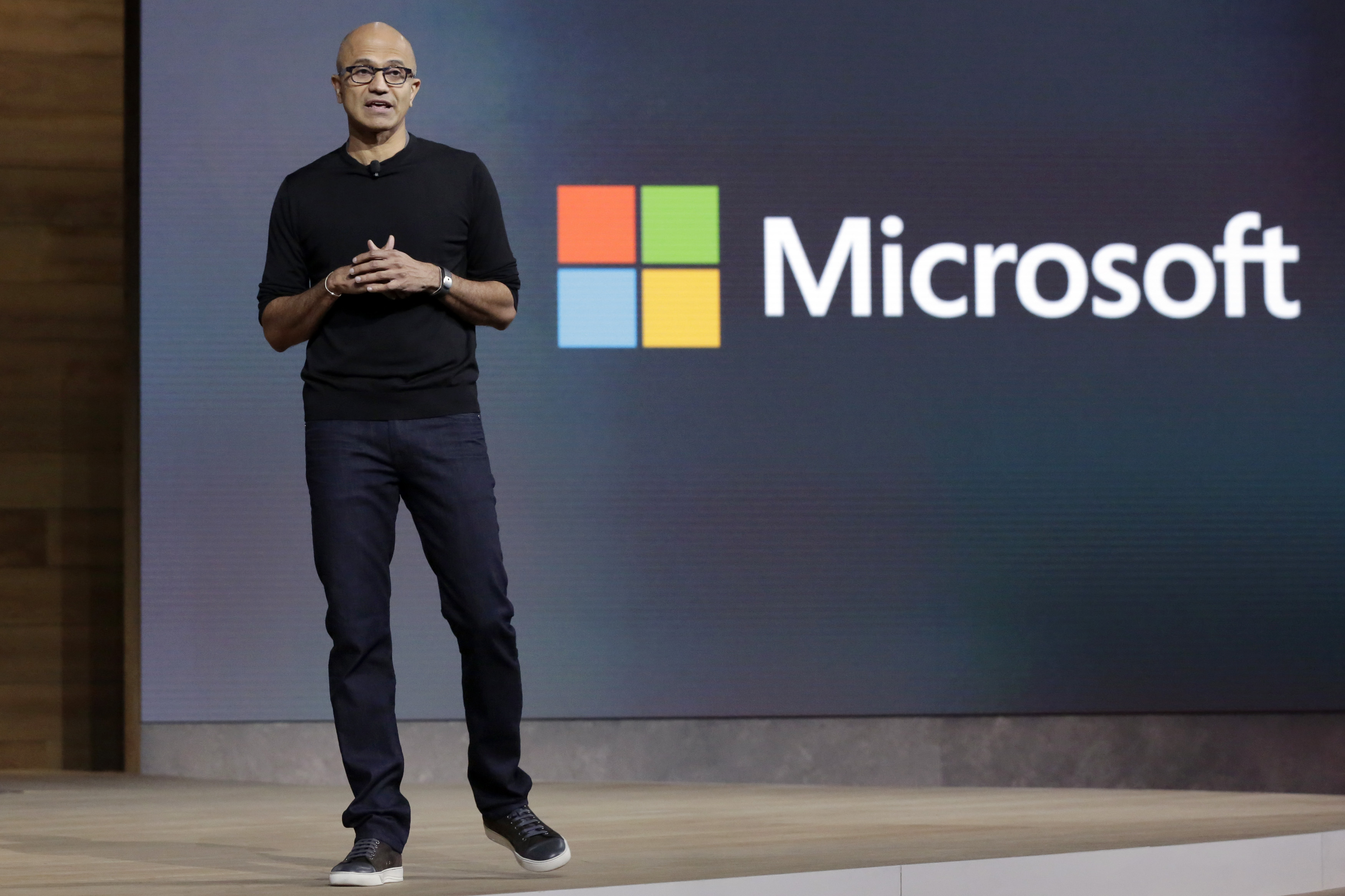 Microsoft tops Q1 expectations as cloud shines but stock slides